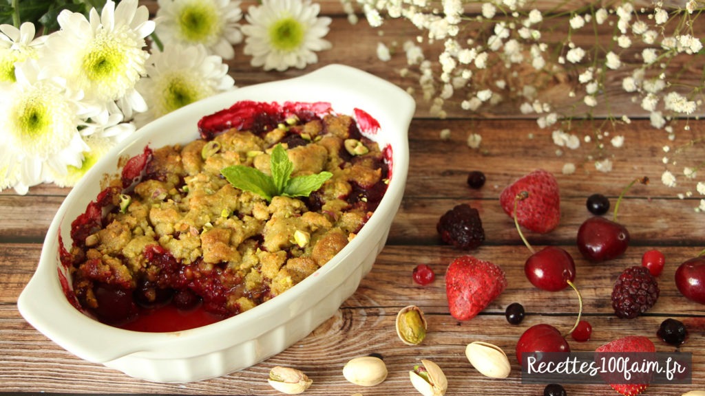 Crumble de fruits rouges aux pistaches | Recettes100faim