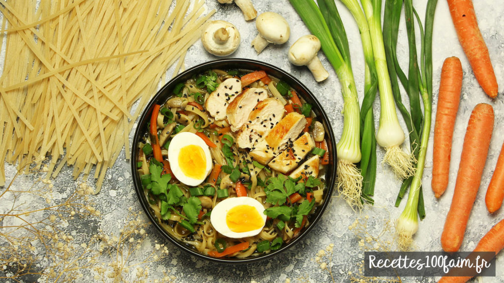 Recette ramen au poulet et aux oeufs | Recettes100faim