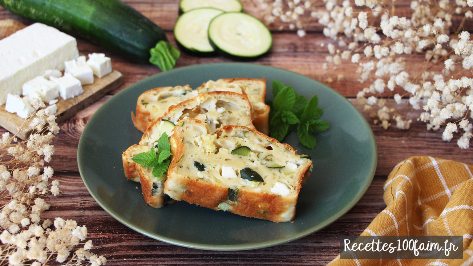Cake à la courgette, fêta & menthe | Recettes100faim